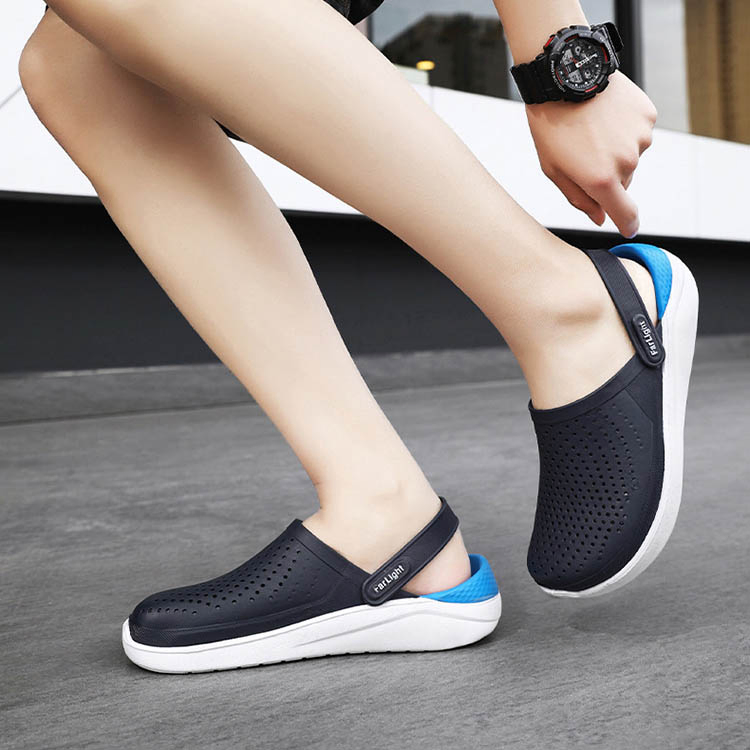 RELAX RUNNERS RAINY SLIPPERS - Xenno